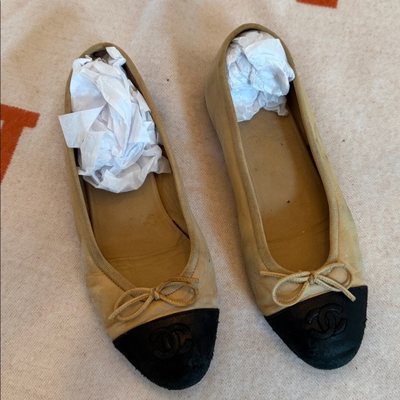 CHANEL | Shoes | Chanel Ballet Flats Vintage Classic Tan With Black Toe ...